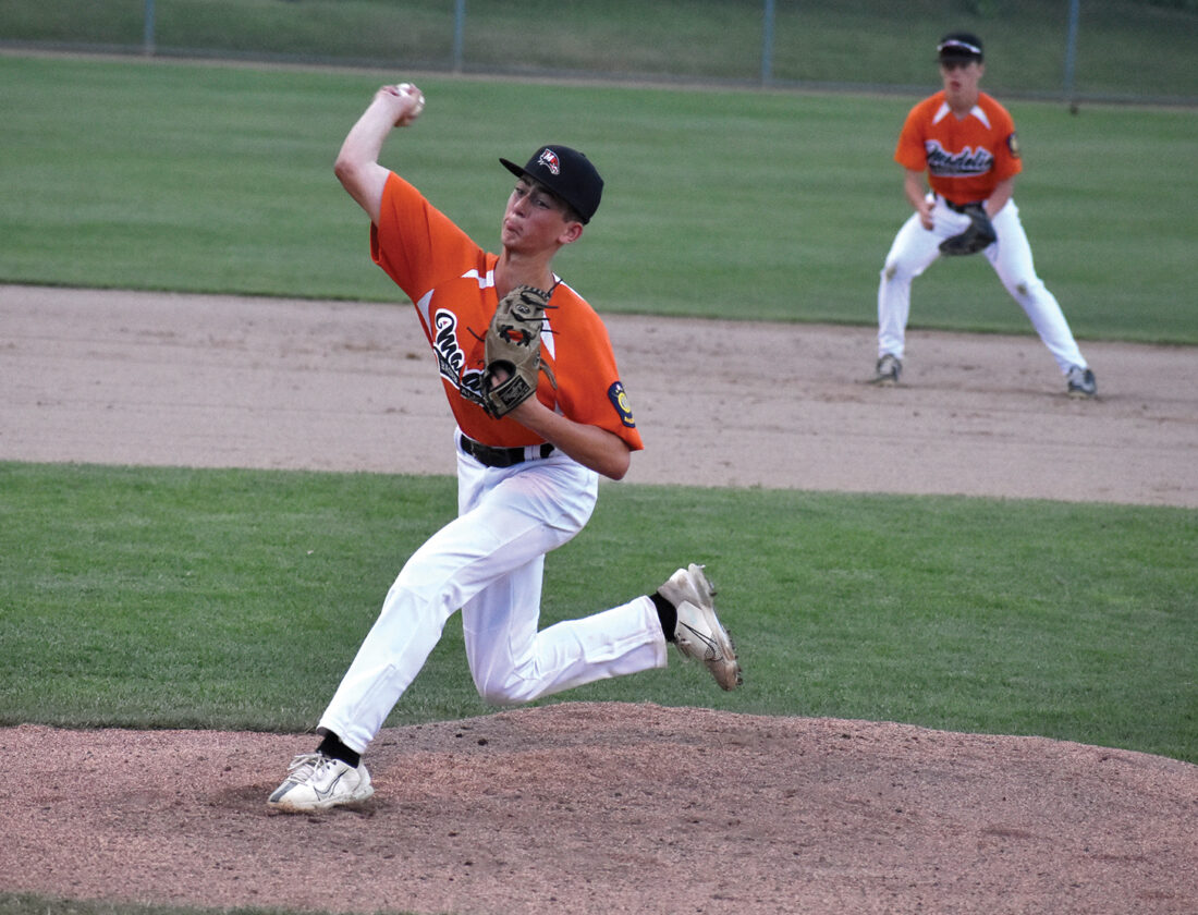 Becker lifts Madelia by VFW Gold | News, Sports, Jobs - The Journal